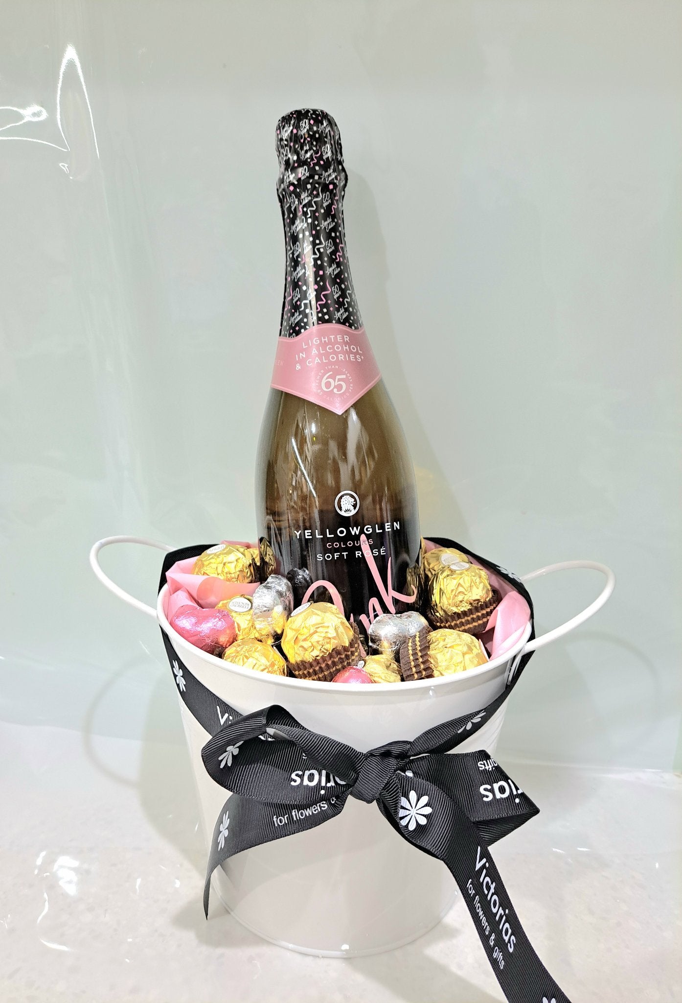 Sparkling Choc Pot for her – Victoria's Flowers & Gifts